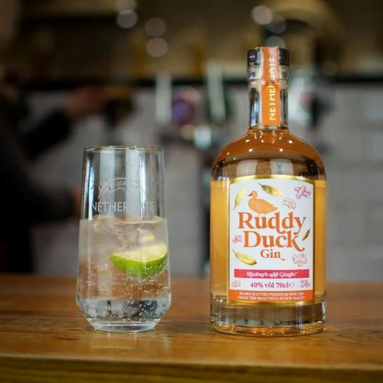 Ruddy Duck: Rhubarb & Ginger Gin 40% - NETHERGATE DISTILLERY - YouDrink